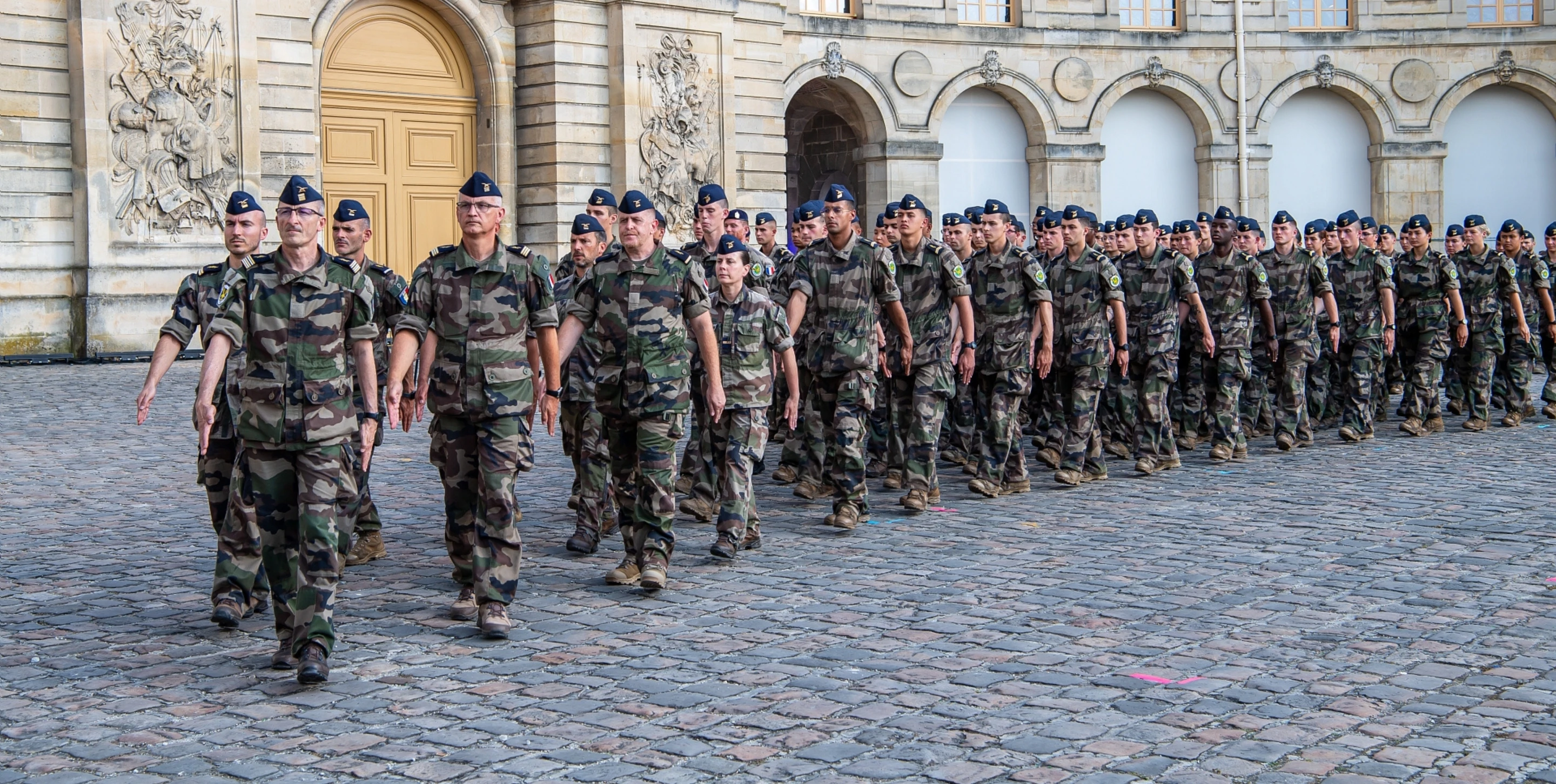 Formation militaire : apprendre, progresser, s’engager | AAE